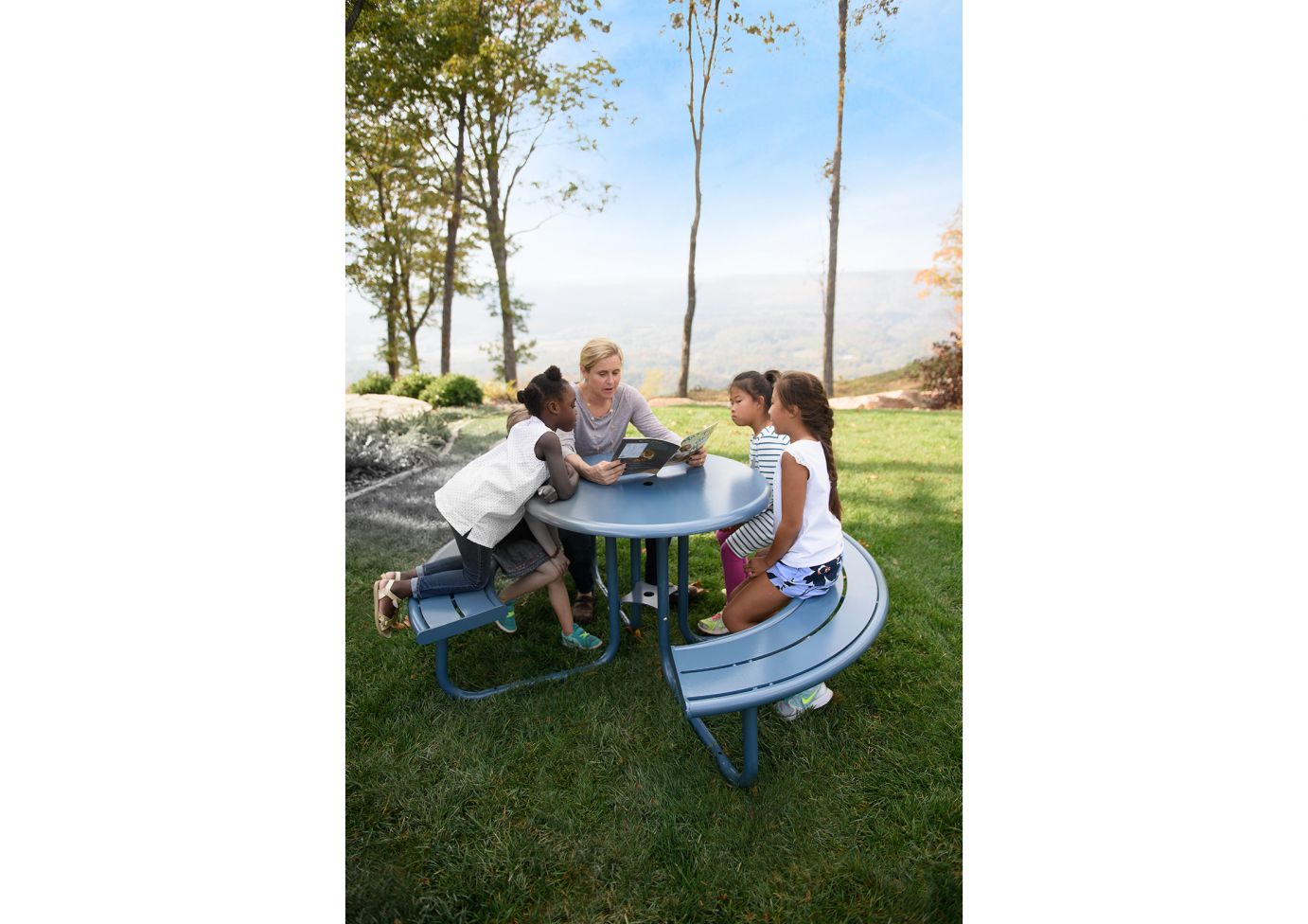 36" Hartford Round Table | UltraSite | Ultrasite