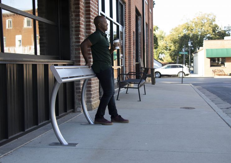 Hartford Leaning Rail | UltraSite | Ultrasite